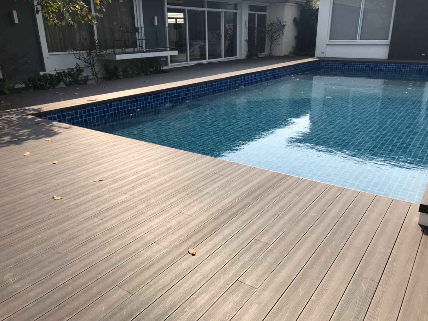 Materials RoomMaxis Deck-2